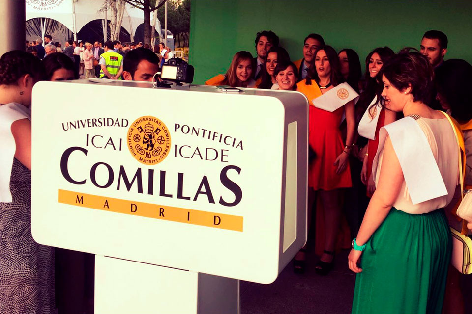 Photocall para graduacion universidad pontificia Comillas